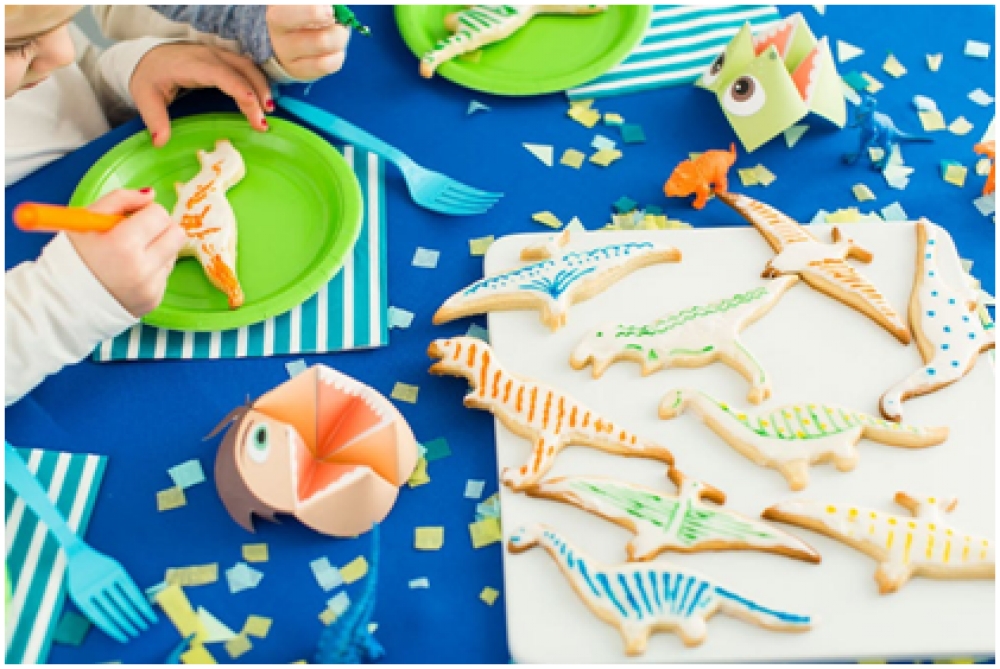 How to Make Your Child an Adorable Dinosaur-Themed Birthday Party!!!